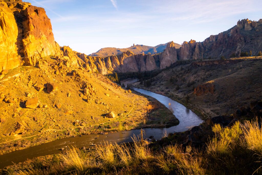 Hiking Misery Ridge in Smith Rock State Park: 2026 Guide